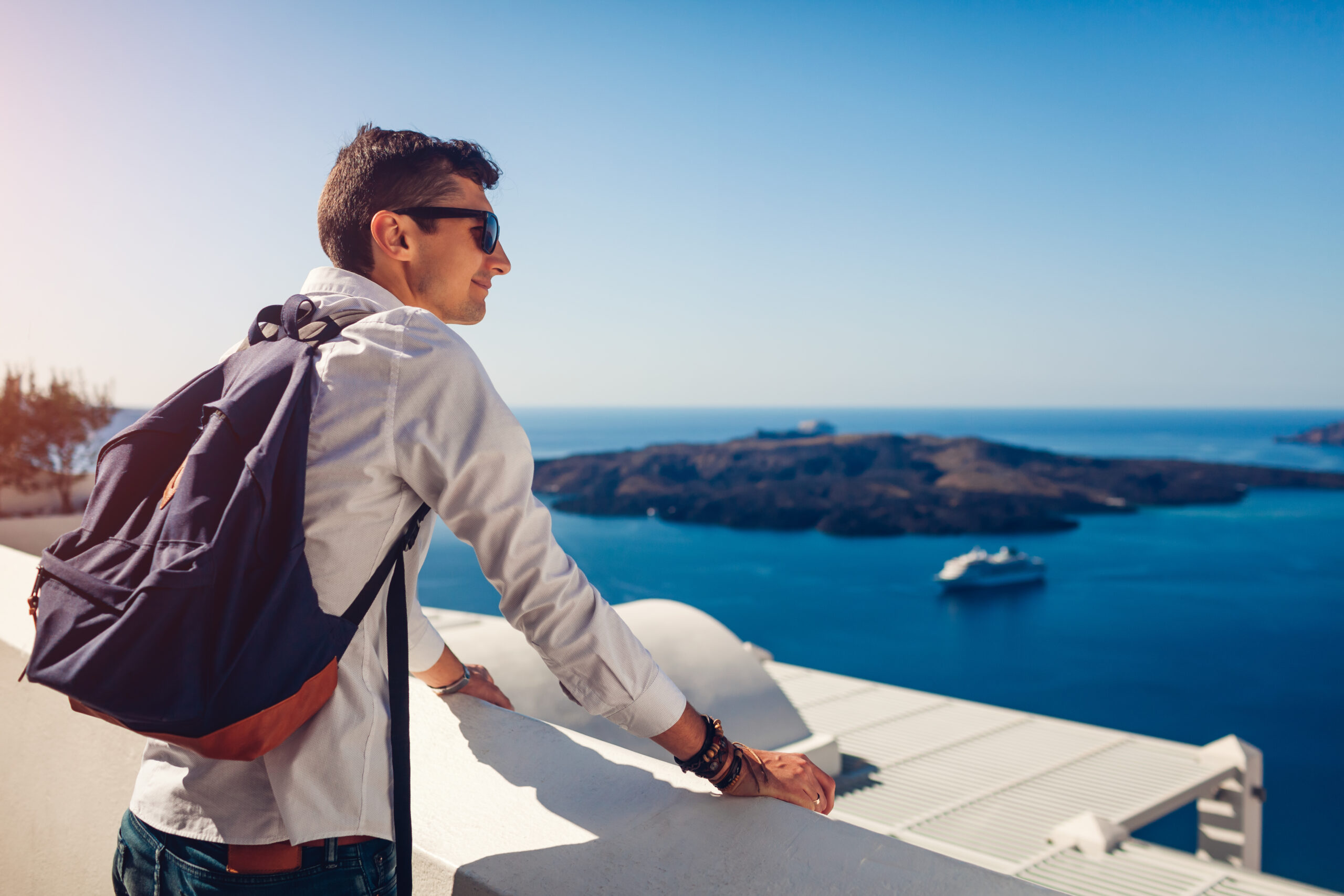 Η ΣΑΝΤΟΡΙΝΗ ΣΤΗ ΓΟΗΤΕΙΑ ΤΟΥ ΦΘΙΝΟΠΩΡΟΥ – GRtraveller