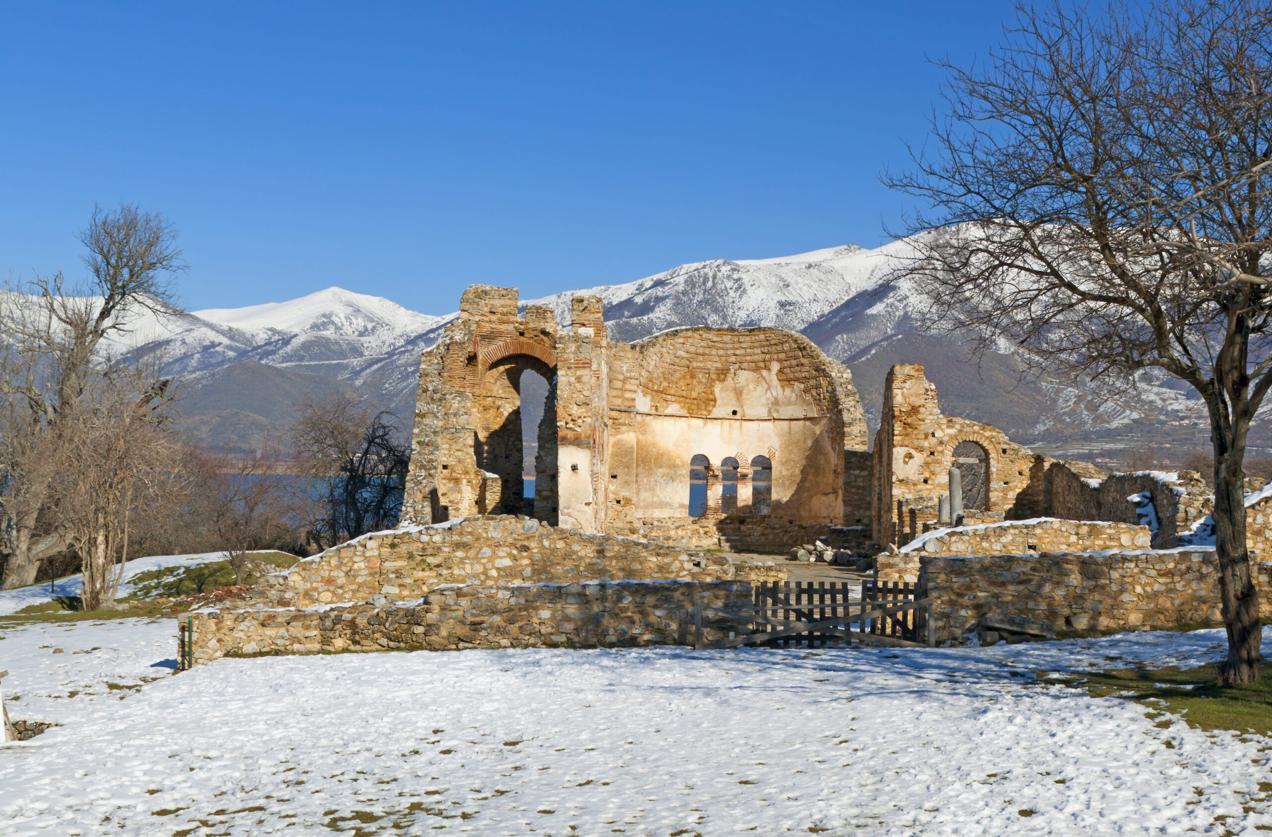 The tranquility of the soul in the monasteries of Florina in the winter ...